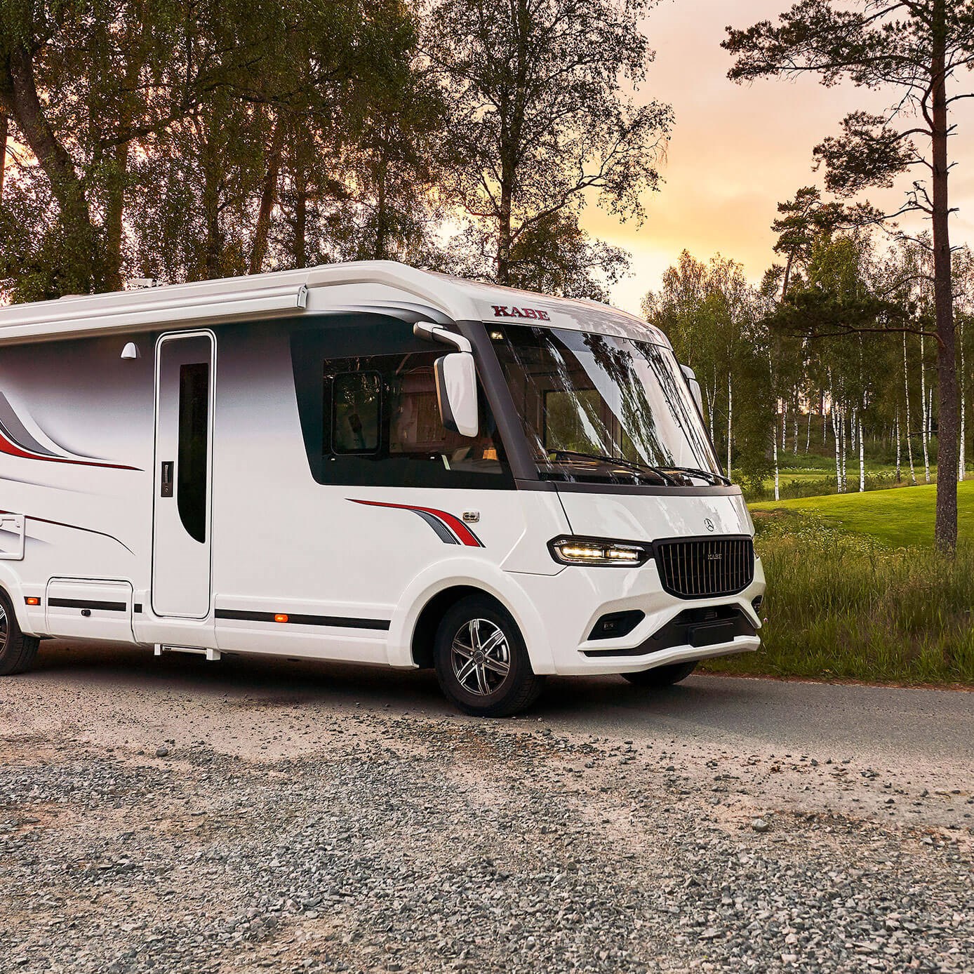 Helintegrerade Husbilar till salu - Holmgrens Fritid